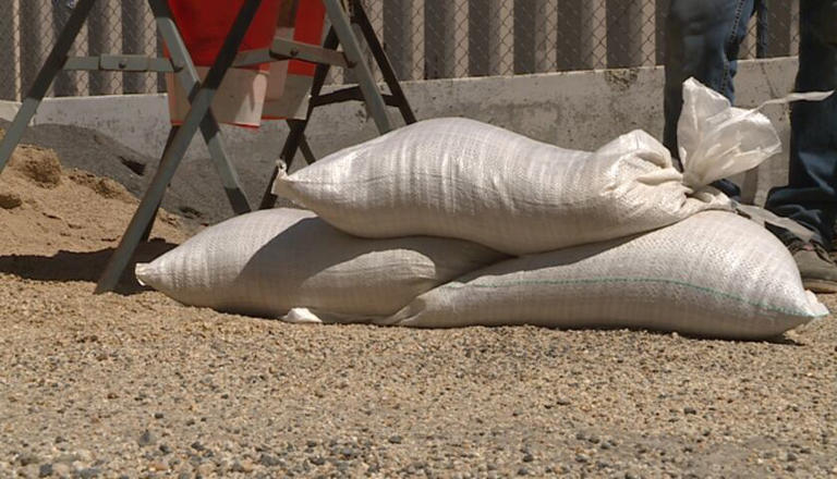 Winneshiek County EMA begins sandbagging operations