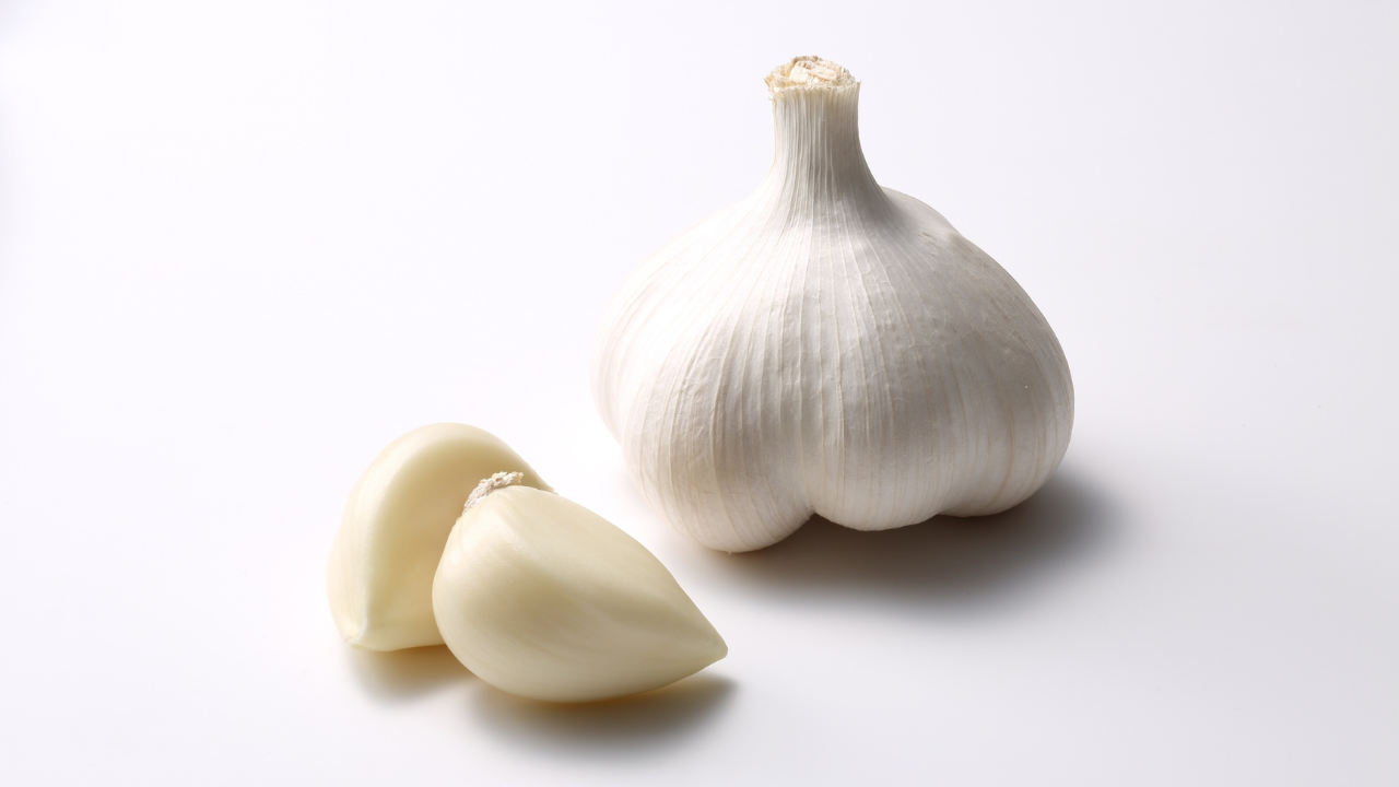 10 health benefits of consuming 3 cloves of garlic