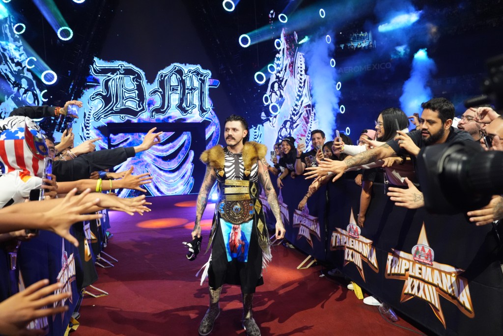 TripleMania XXXIII Breaks Multiple Records With WWE, AAA Stars in the Ring