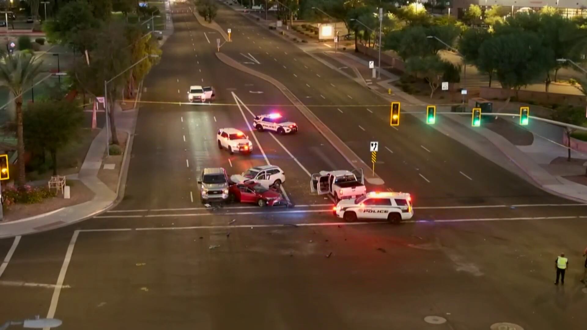 Suspected red light runner leads to deadly chain reaction crash in Glendale