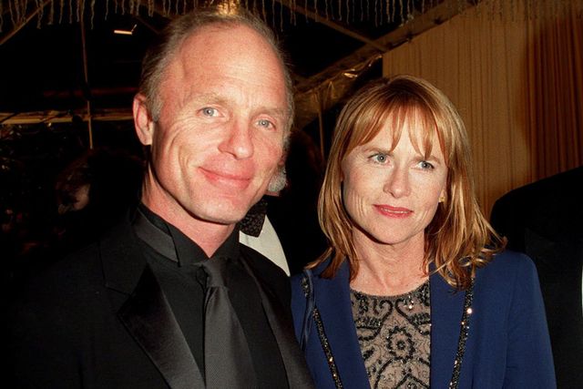 “Weapons” star Amy Madigan recalls why she and Ed Harris didn't clap ...