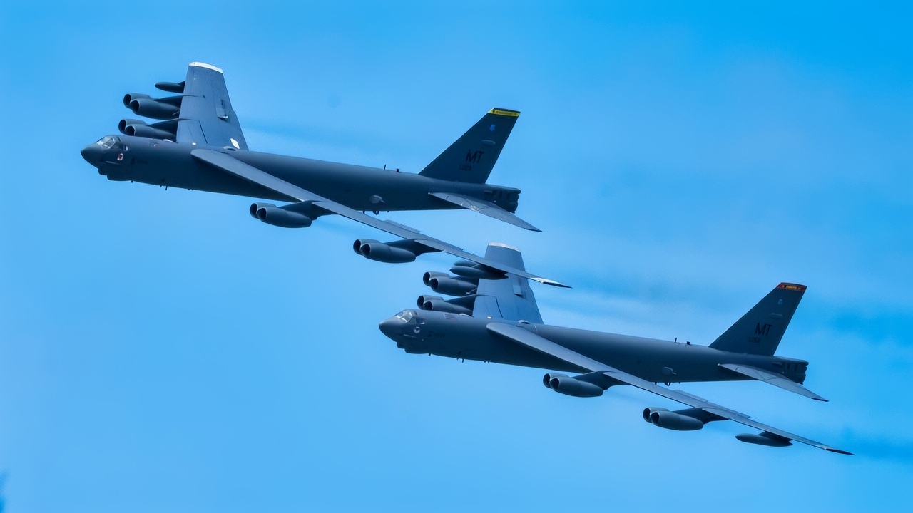U.S. Air Force Moves B-52 Bombers to China’s ‘Backyard’