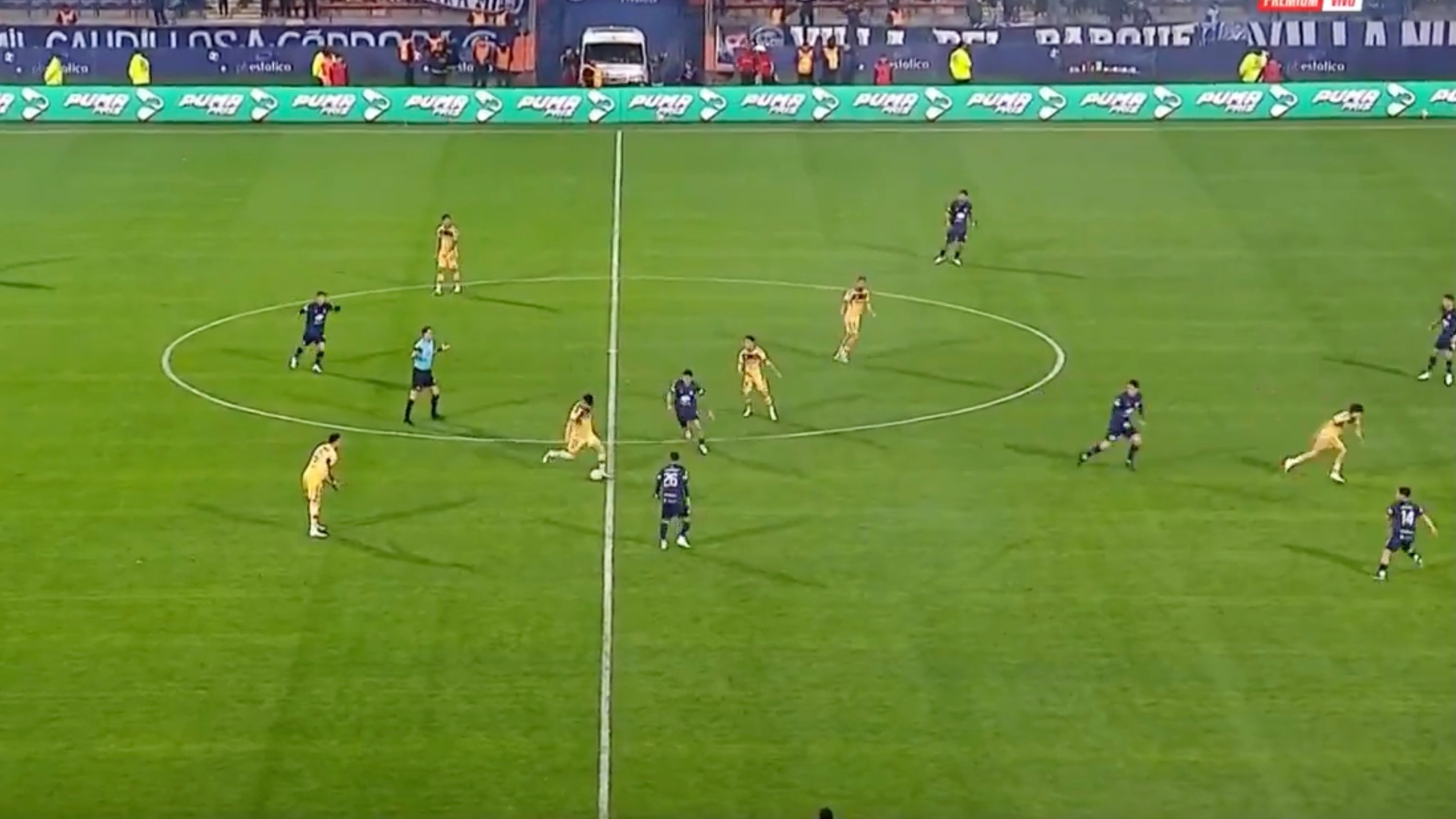 Pocas veces se ve una asistencia como esta de Williams Alarcón: ¡el ...