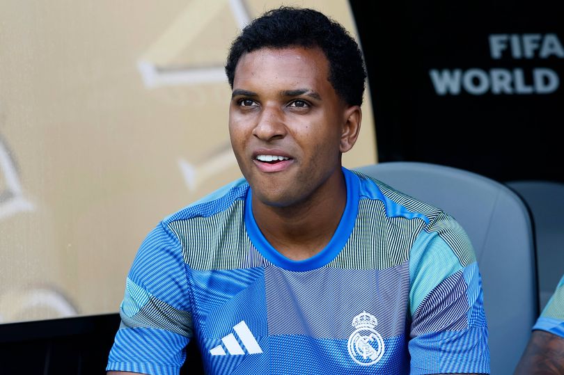 Liverpool and Arne Slot handed transfer boost as Arsenal reject 'swap ...