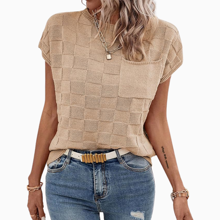 These Cute Tops Are Perfect for Everyday Look