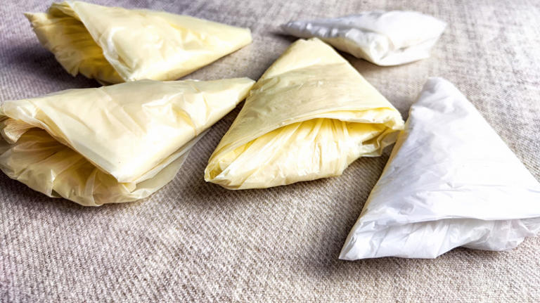 How To Declutter Old Plastic Bags With Easy Storage