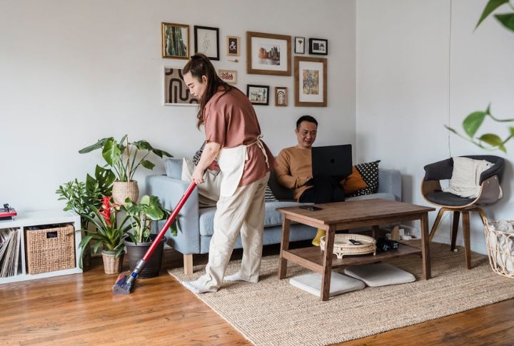 20 Old Social Norms Americans Need To Let Go Of