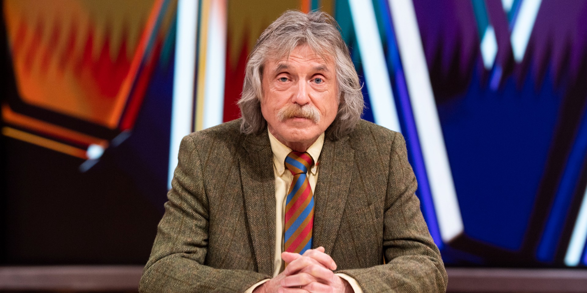 Derksen bikkelhard bij Ajax: 'Een simpele ziel, lult maar een eind uit ...