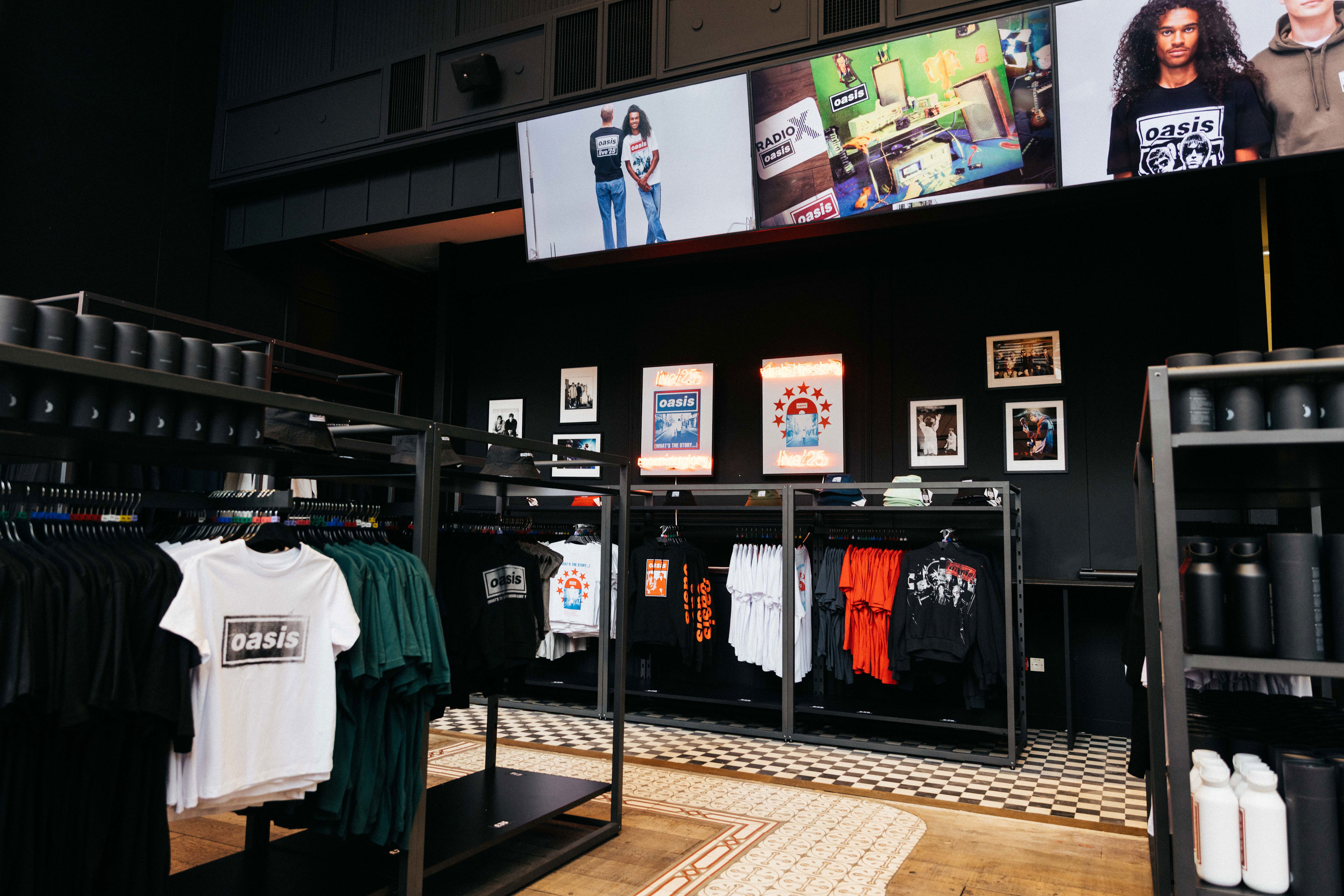 Oasis pop-up store is coming to Chicago ahead of sold-out Soldier Field ...