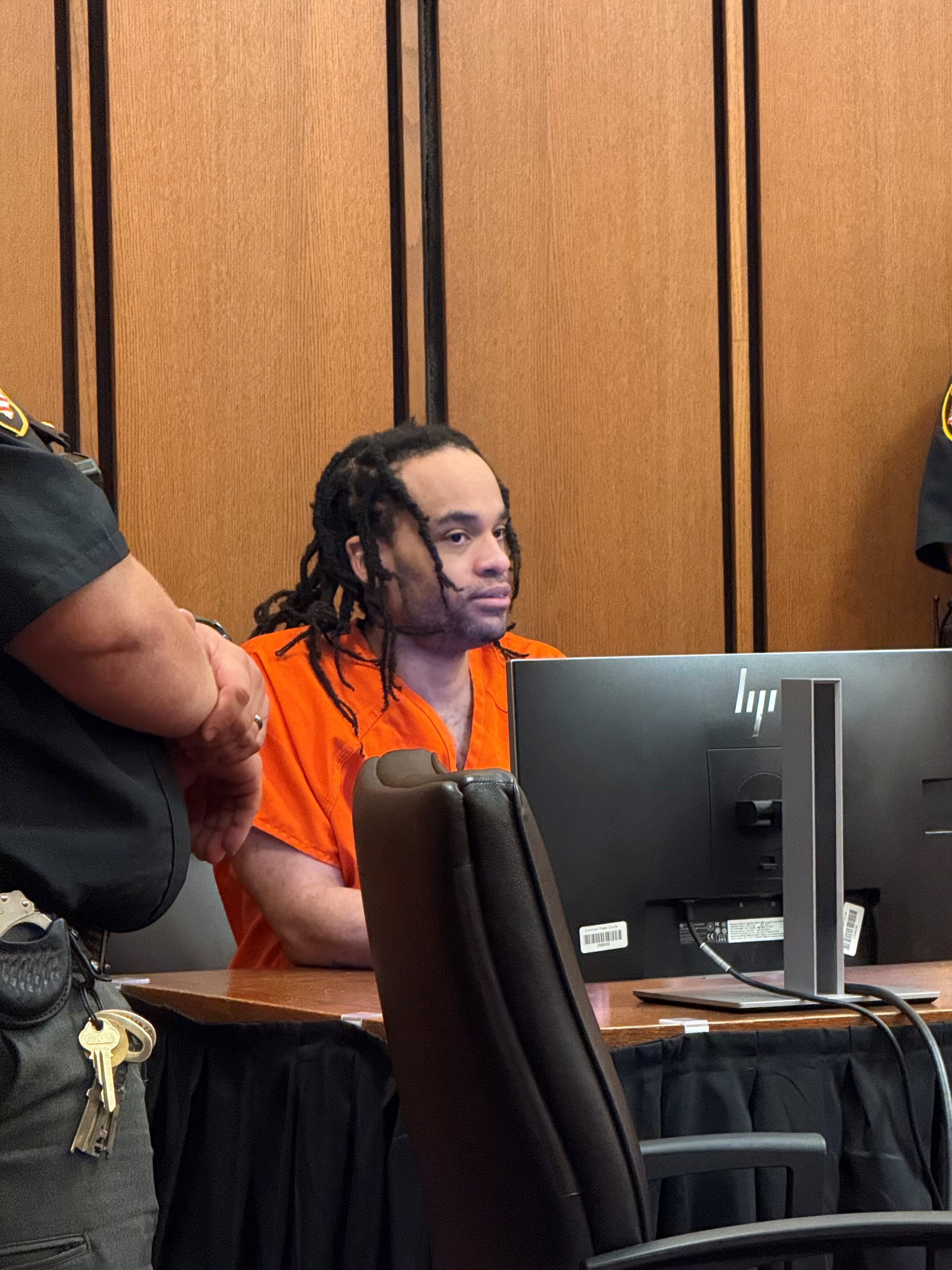 Man accused of punching Cuyahoga prosecutor is back on trial in jail ...