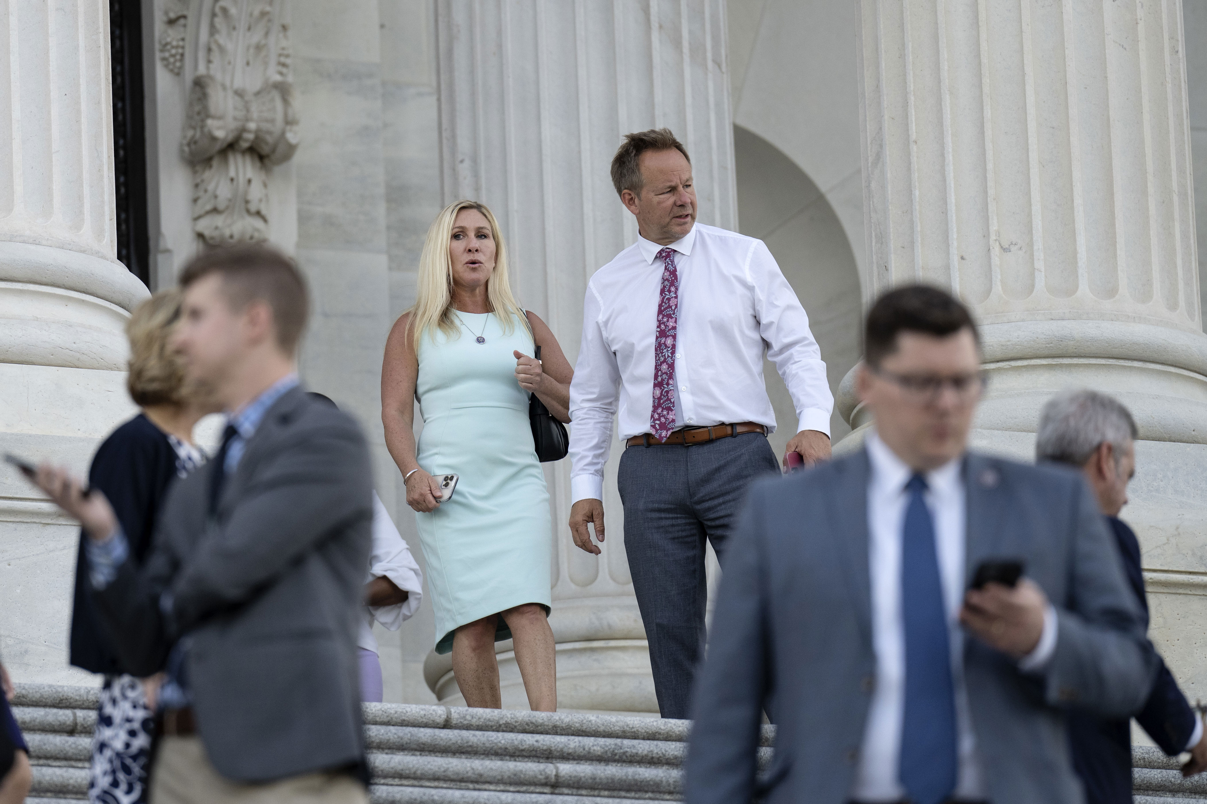 Reporter Brian Glenn brags about DC being safe after walking streets ...