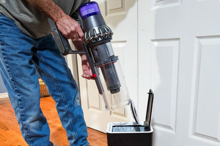 This Is the Correct Way to Dust Your Home