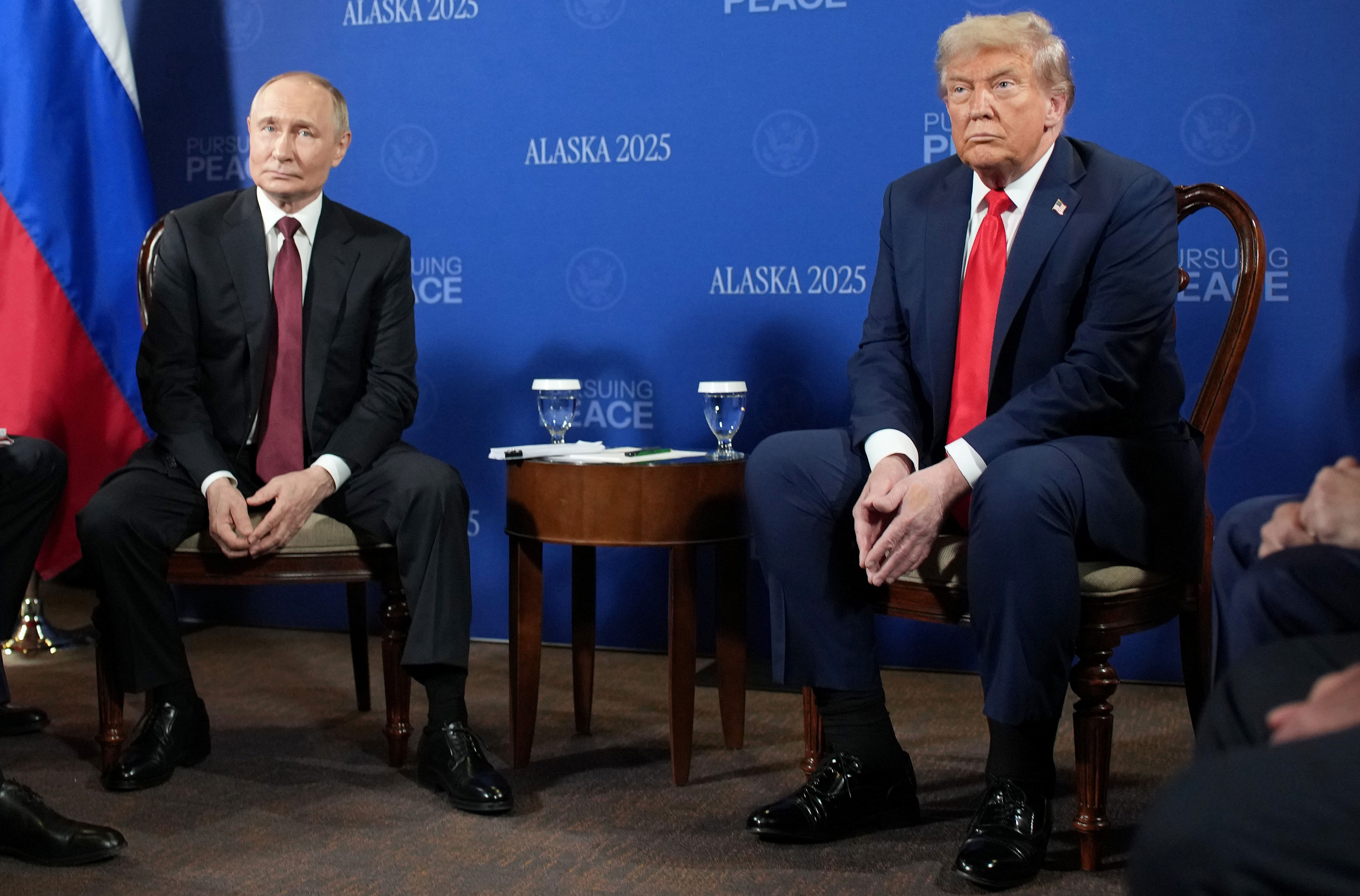 White House Hides Trump’s Cankles With Odd Prop in Zelensky Photo-Op