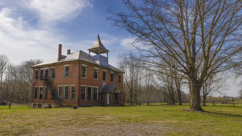 Situated In Southwest Virginia Is An Appalachian Valley Town With ...