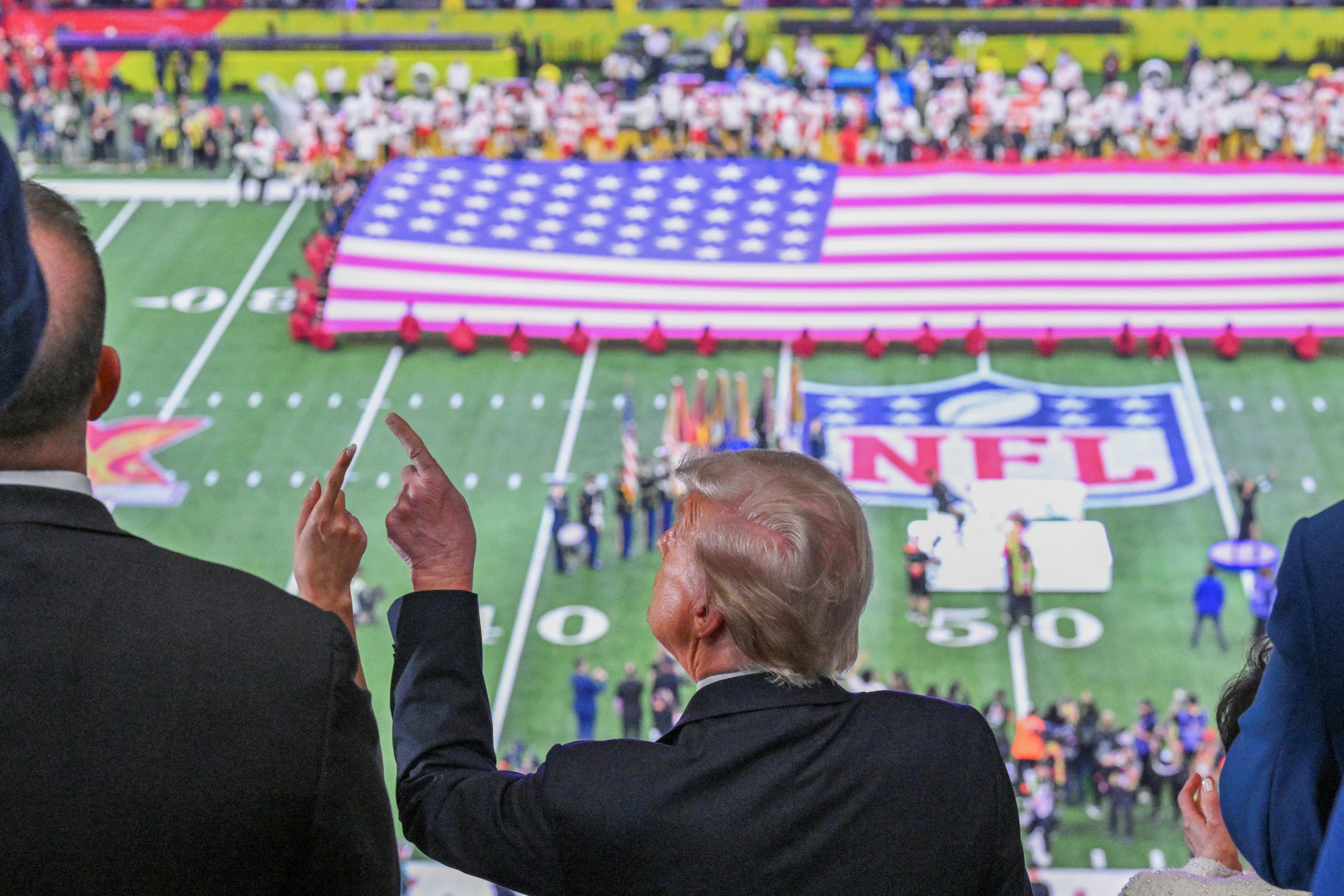 Donald Trump once posed for Palm Beach Post's football special section ...