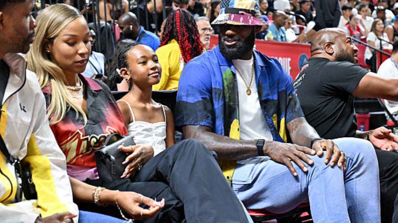 Excited Savannah James makes goofy entry in daughter Zhuri’s catwalk ...