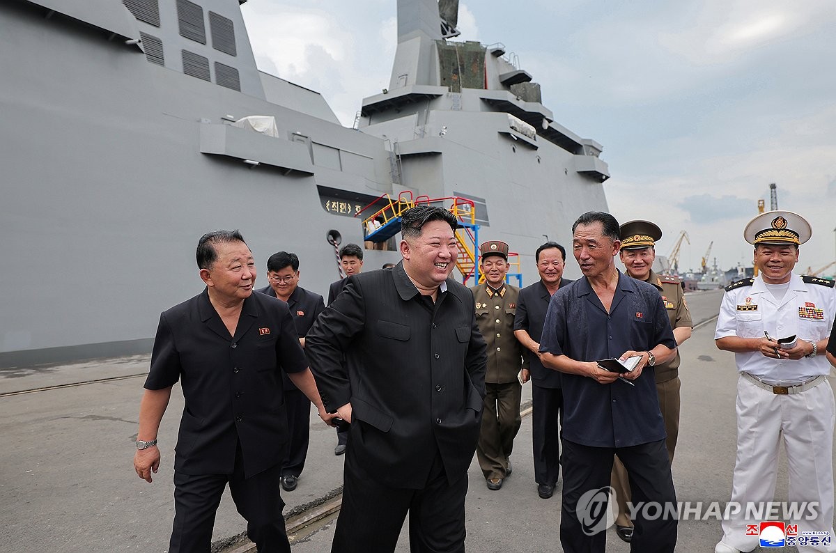 N.K. leader inspects destroyer Choe Hyon