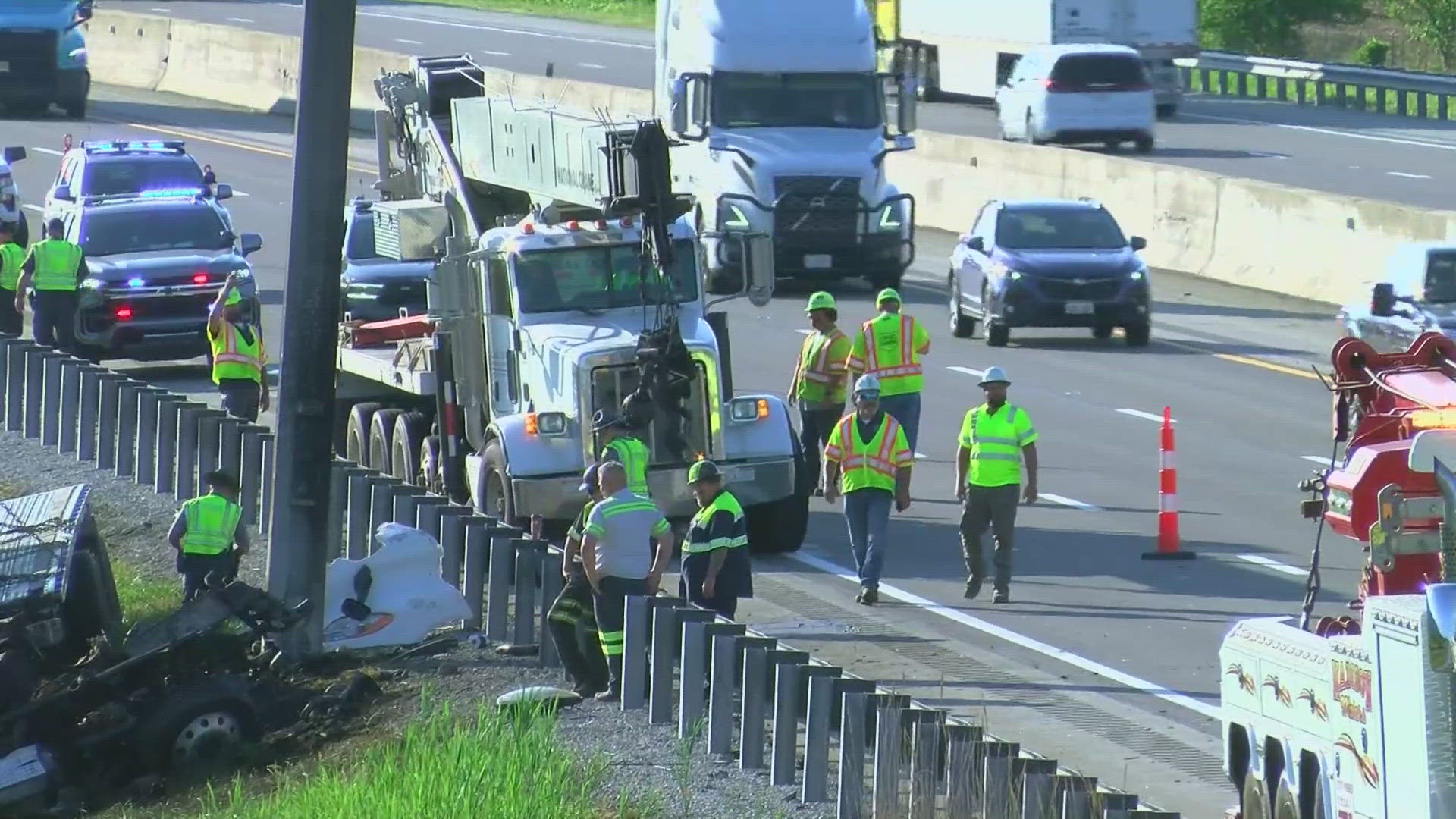 4 killed in 2-vehicle crash on Ohio Turnpike in Sandusky County