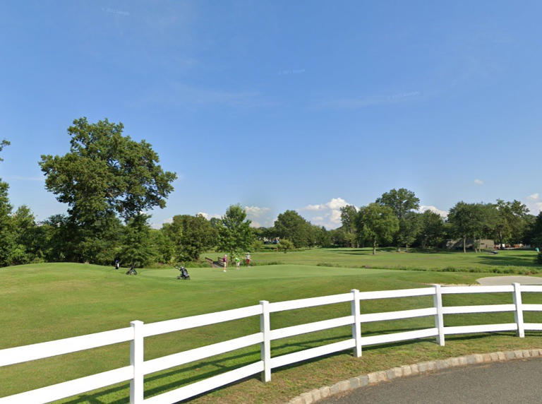 Golfer struck by lightning on New Jersey course — just weeks after a ...