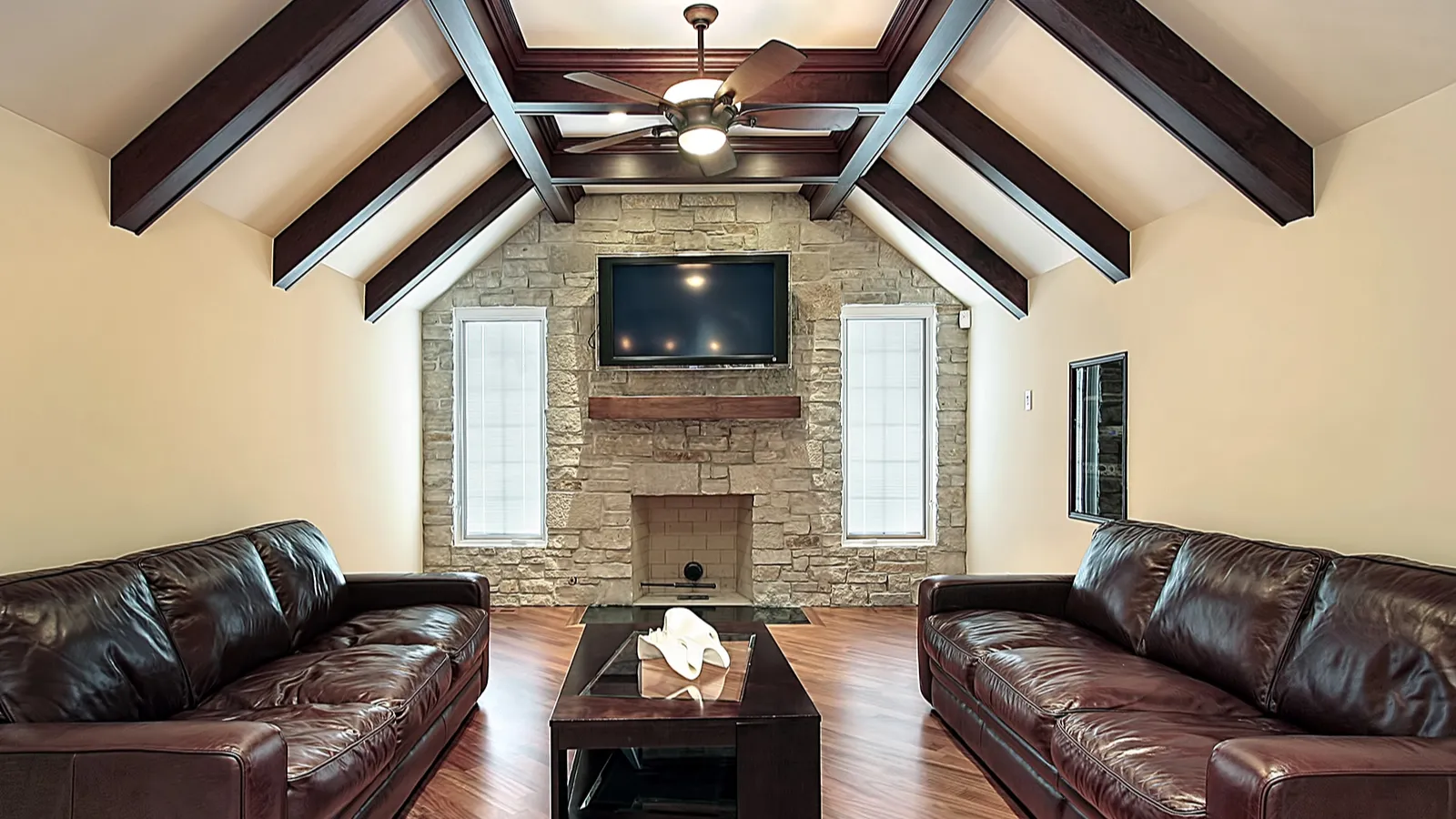 Floor-to-ceiling decor tips for impactful beauty