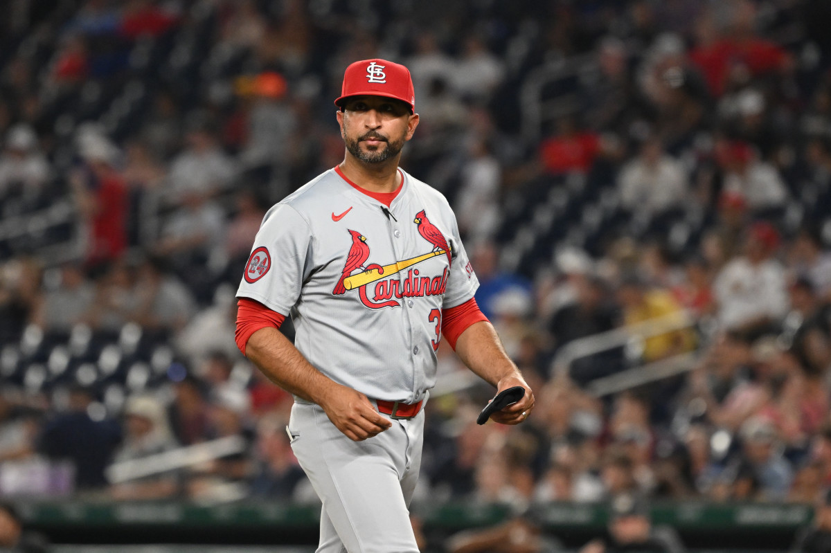 Cardinals Make Key Decision on Oli Marmol After Disappointing Season