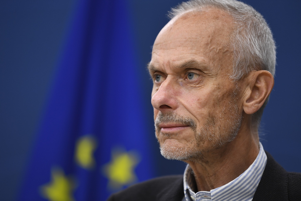 Statsepidemiologen avgår – sågar