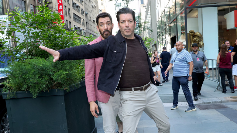 The Property Brothers Reveal The One Design Flaw That Makes A Kitchen ...