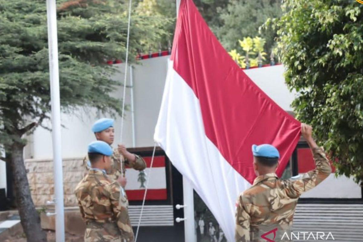Momen HUT RI, TNI AL Kibarkan Merah Putih di Lebanon