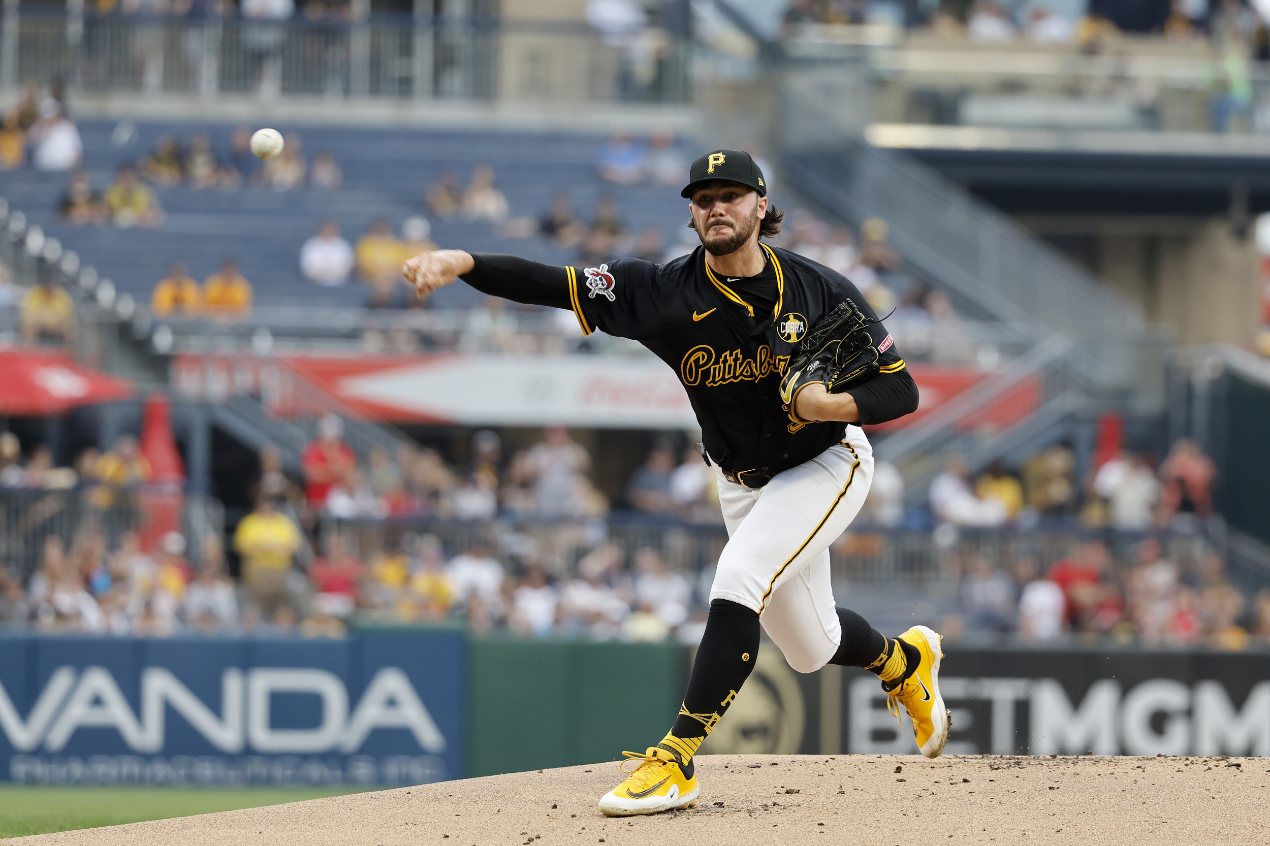Blue Jays' 3-Time Cy Young Winner Issues Challenge to Pirates' Paul Skenes