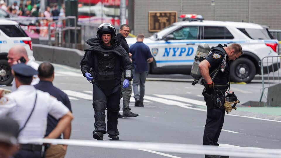 Times Square bomb threat: NYPD shuts down area after reports of a ...