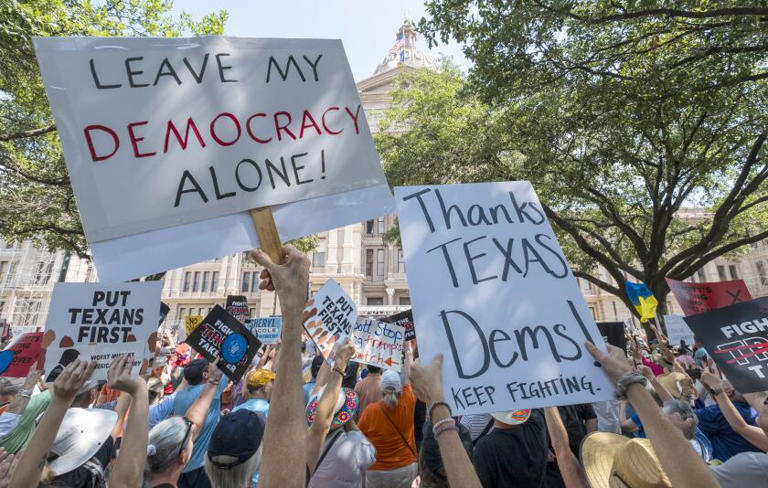 Texas Democrats end walkout over redistricting as California prepares ...