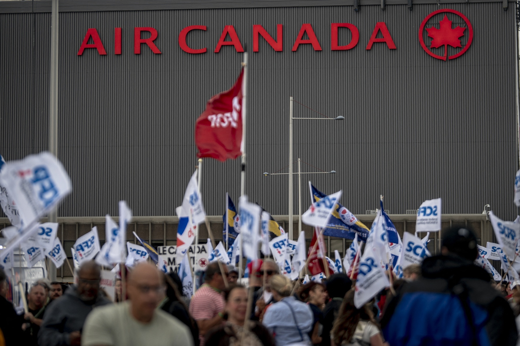 Air Canada Strike: Federal tribunal declares movement "illegal" and ...