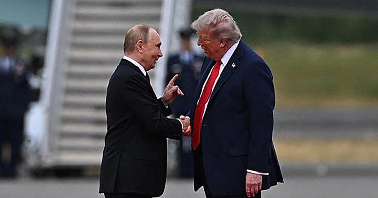 Donald Trump's Secret 3 Words to Vladimir Putin Revealed After Tense ...