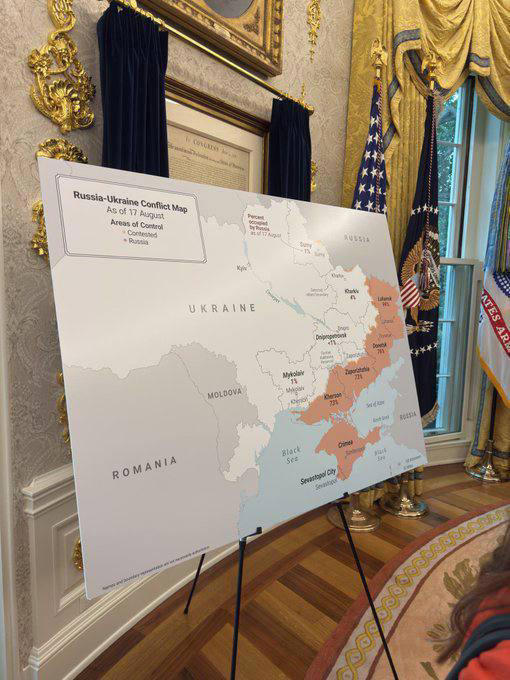 Large Ukraine map displayed in White House before closed talks – BBC