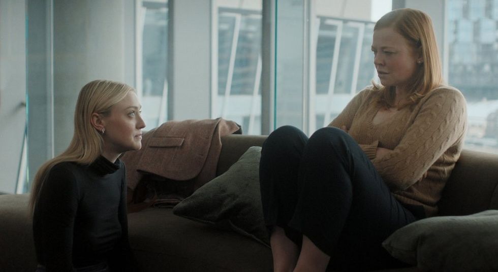 Your First Look At Sarah Snook & Dakota Fanning In "Twisty" Thriller Show 'All Her Fault'