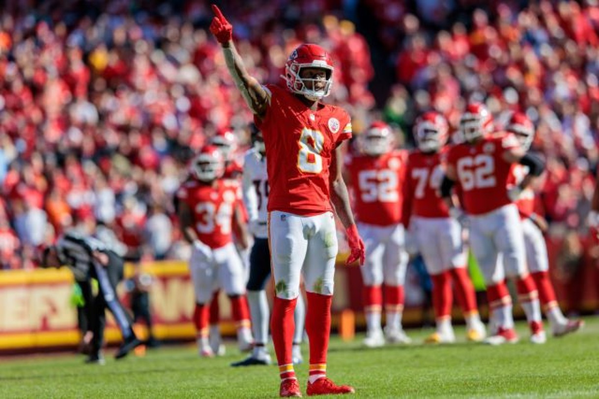 DeAndre Hopkins Active at Tuesday's Practice