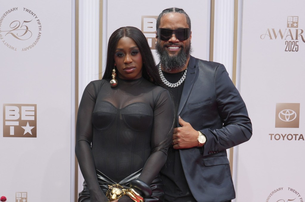 WWE star Naomi announces pregnancy, stepping away to have first baby ...