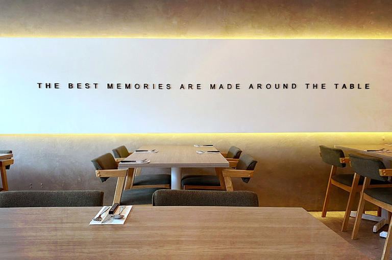 Bacon, bratwursts and burger buns: Magpie by Burgertory in Taman OUG is ...