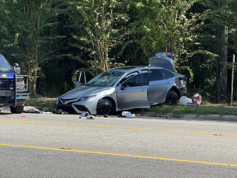 Vehicle fleeing deputies crashes into another vehicle, 1 injured, MCSO says