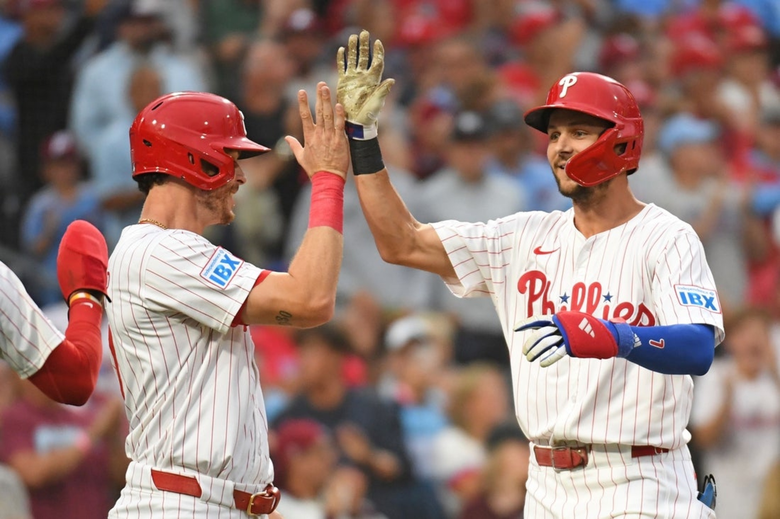 Bryce Harper's two homers highlight Phillies' rout of M's