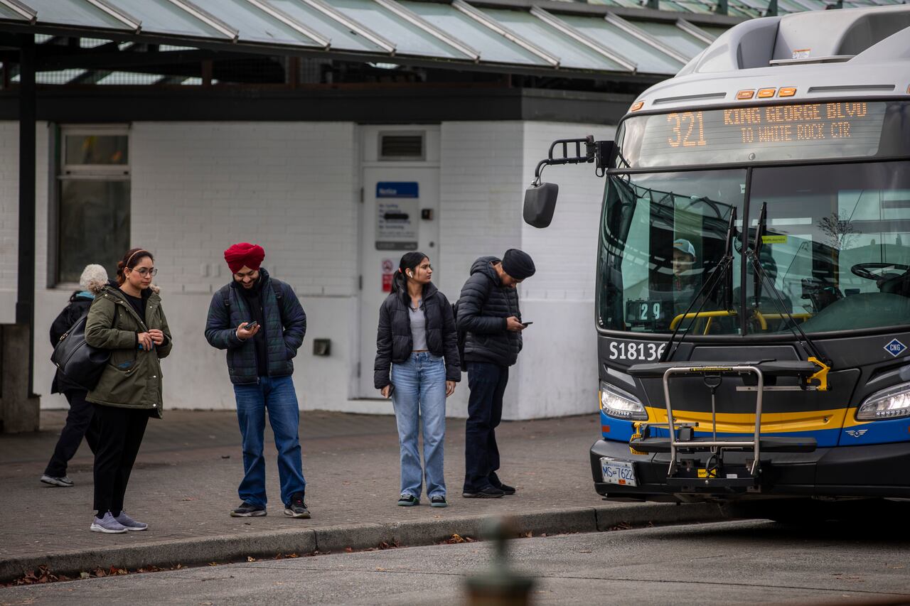 TransLink increasing bus service on 53 crowded Metro Vancouver routes ...