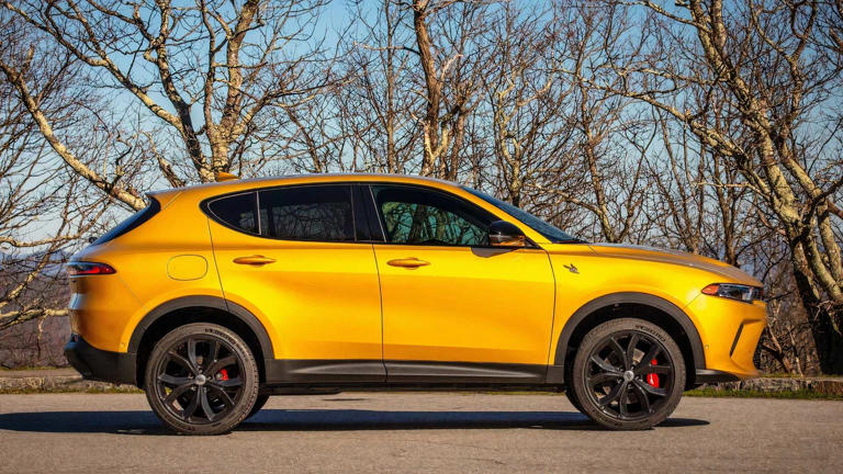 Dodge's Dream Garage: The Durango and Charger Sixpack Combo That Packs ...