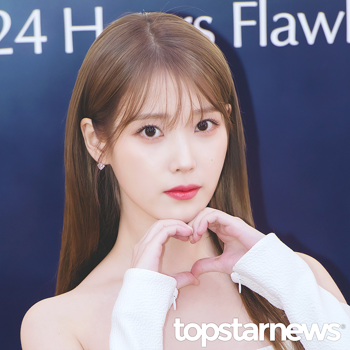 스타포커스 여우주연상 수상·광고·차기작까지 대중과 호흡하는 아이유의 현재 팬미팅부터 드라마 촬영까지”