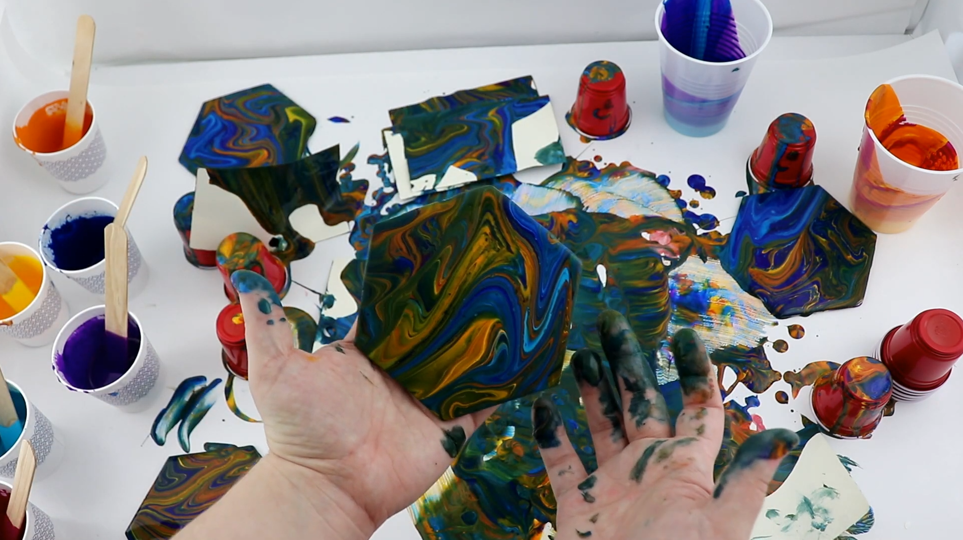 Infinity Pour Acrylic Technique for Fluid Art