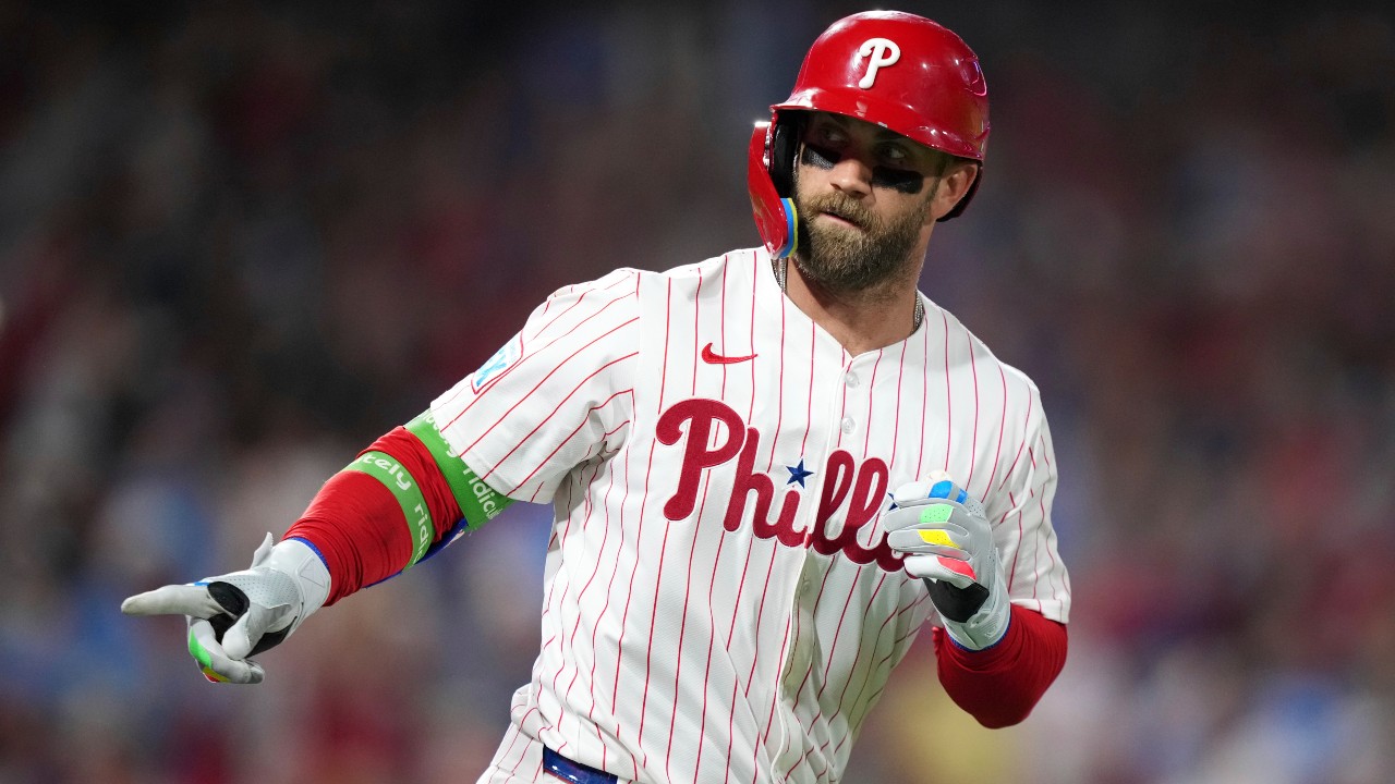 MLB Roundup: Harper homers twice as Phillies beat Mariners