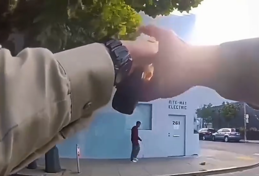 Video: San Francisco Sheriff uses Taser on man carrying handle-less ...