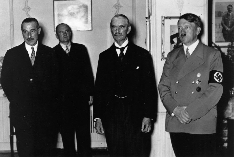 Donald Trump talks compared to Hitler appeasement as US accused of ...