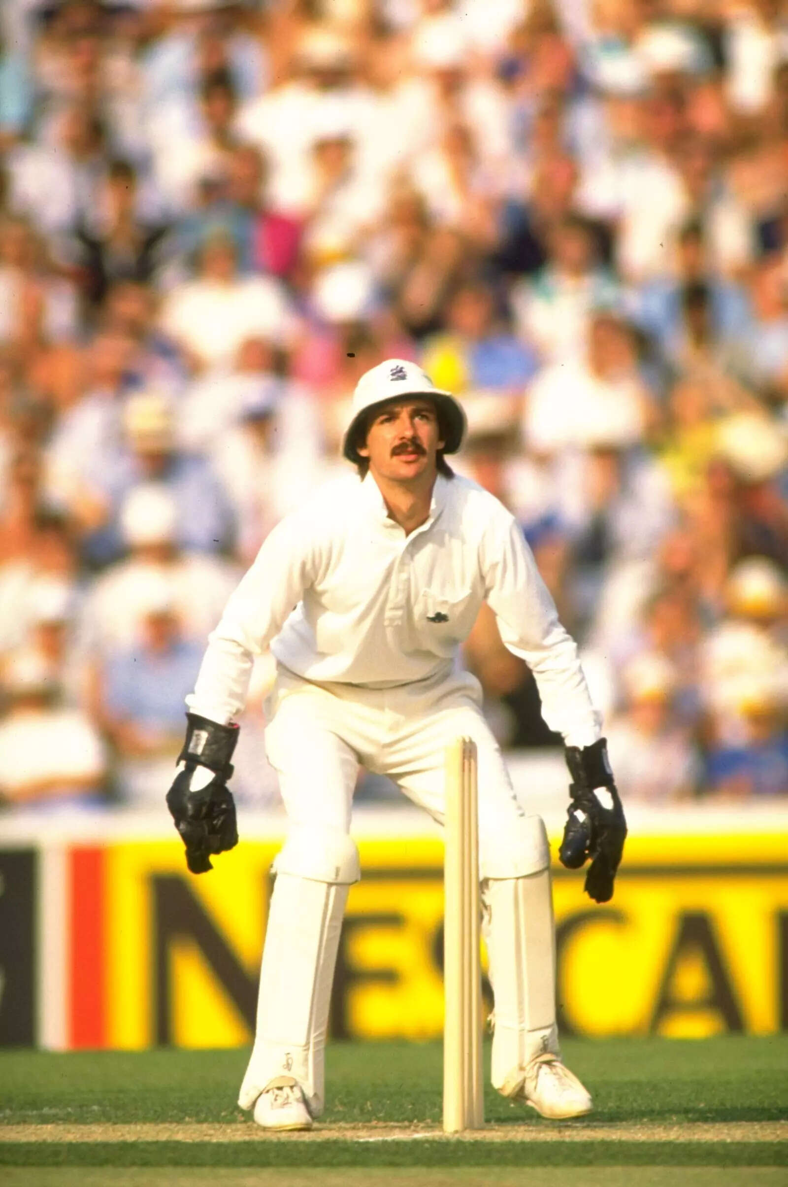 'Didn't brush his teeth for days': Ex-England cricketer reveals ...