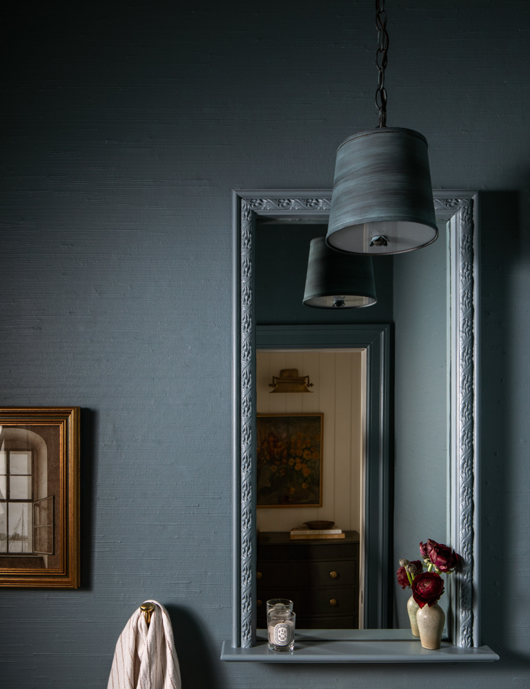 The 5 worst colors for a small bathroom that interior designers warn ...