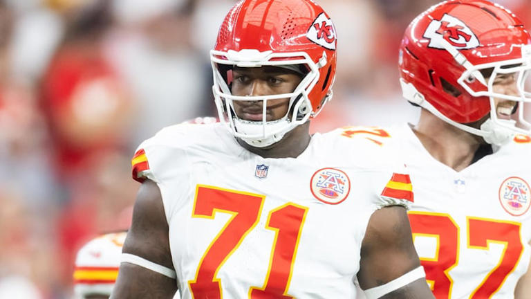 WATCH: Monday Availability With Chiefs Tackle Josh Simmons